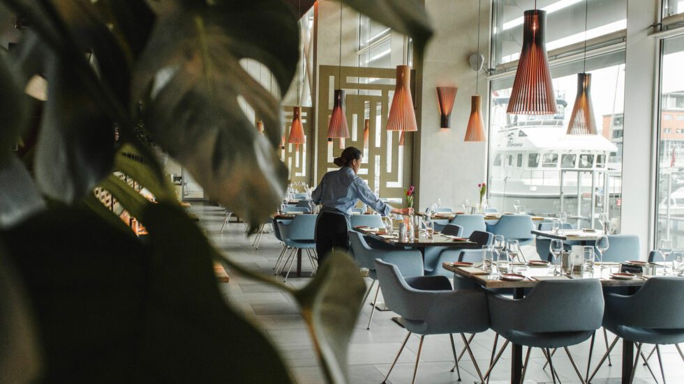 7 simple ways to build a successful restaurant brand | Dineplan Blog