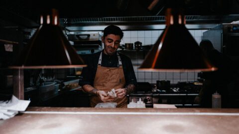 Setting restaurant goals for success – 7 key steps | Dineplan Blog